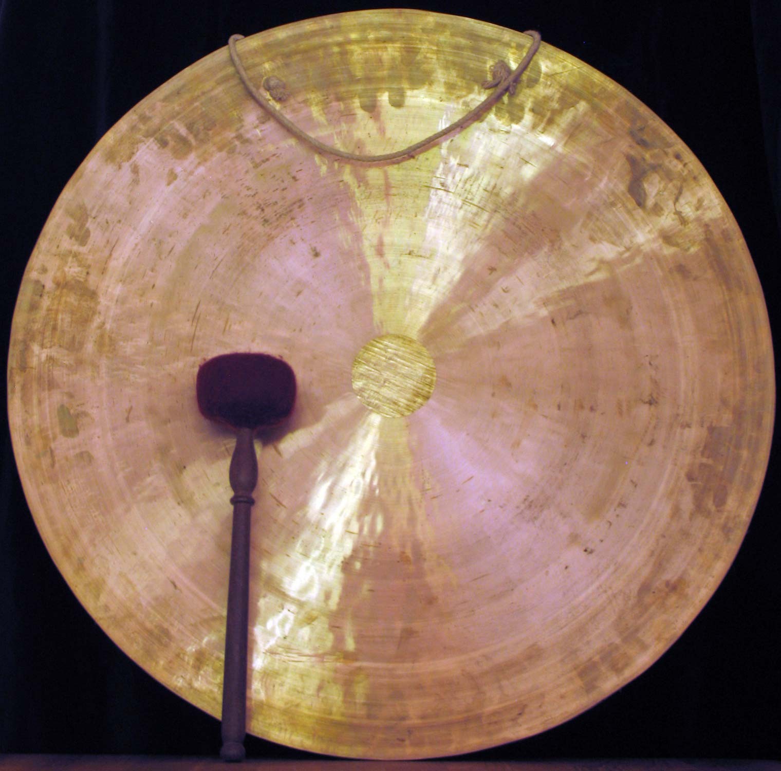 Ornamented Gong with tibetan sybols of luck